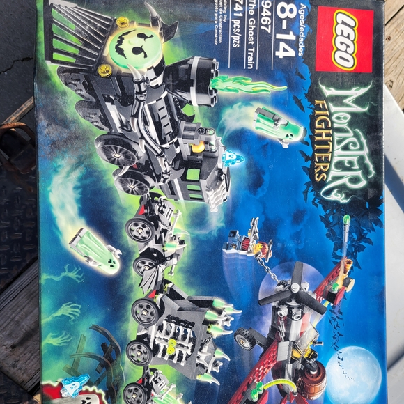 Lego | Toys | Lego Monster Fighters Ghost Train Black Green And Red ...